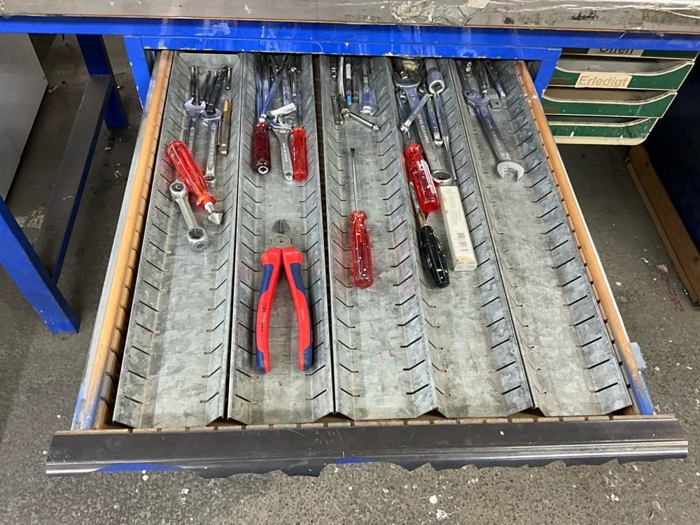 Work table | Dome Auctions